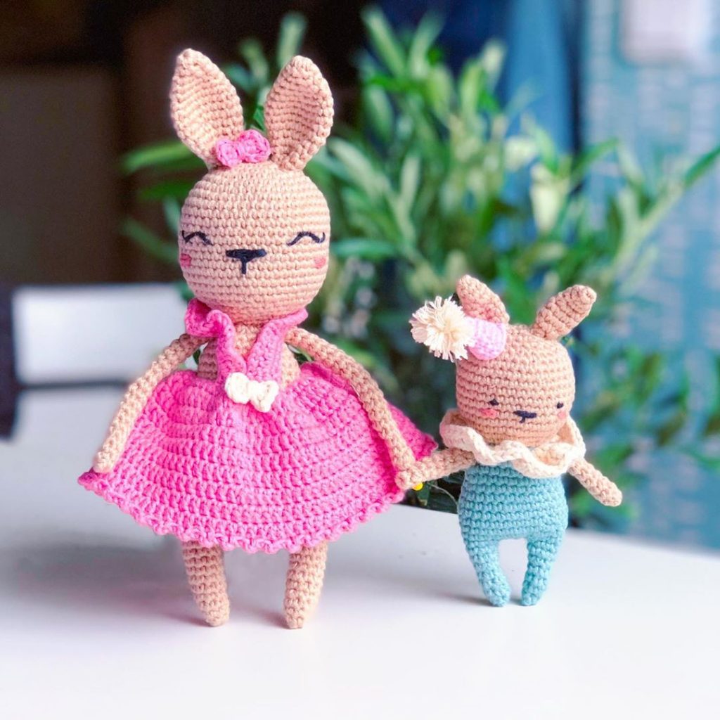 Amigurumi Crochet Bunny Doll Free Pattern- PATRON DE CONEJA COQUETA ...