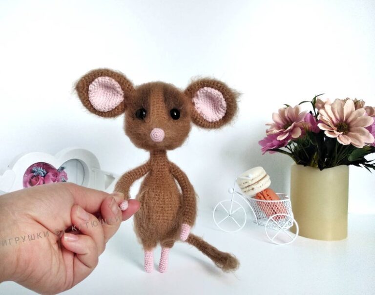 Amigurumi Mouse in Overalls Free Pattern – Amigurumi