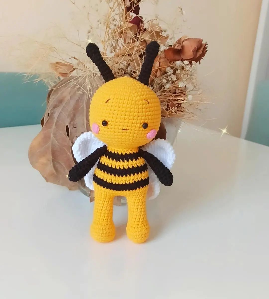 Crochet Pocket Bee Amigurumi Free Pattern – Amigurumi